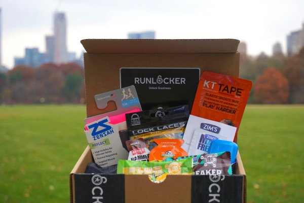 12 Unique Gifts for Runners That Elevate Training - Cratejoy